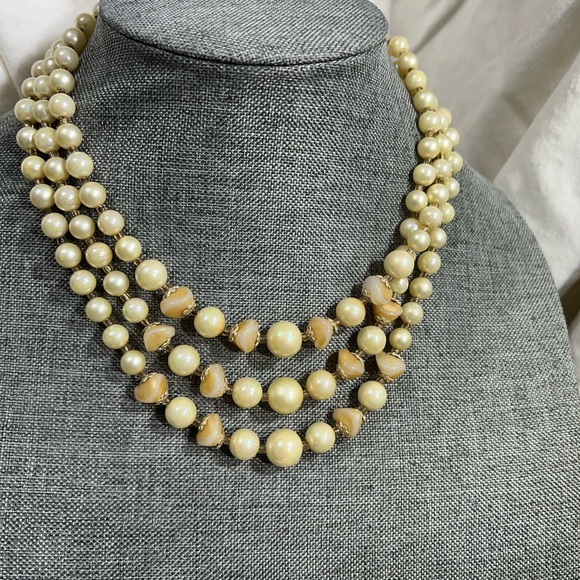 Pearls | Jewelry | Vantage Pearls 92s In Very Good Condition Passed ...